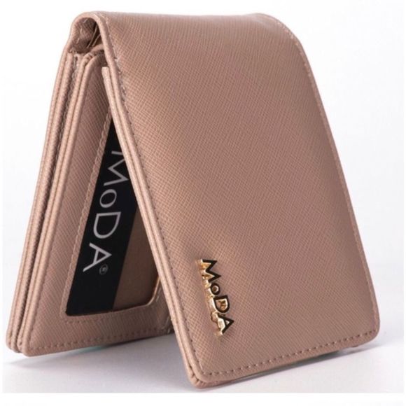 Moda | Bags | New Chunkyclassic Nude Colored Womens Bifold Wallet Id ...